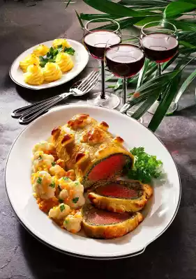 Fillet Of Beef In Puff Pastry With Fine Herb Farce Recipe