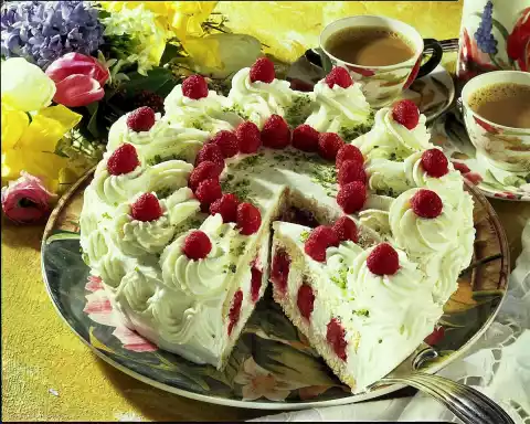 Raspberry Quark Cake Recipe